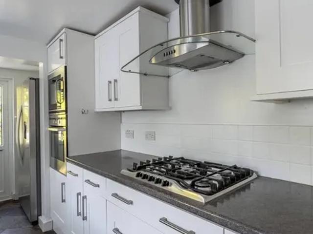London, KT1 3DS, United Kingdom | 4 bed house for rent #165049891 | Rentberry