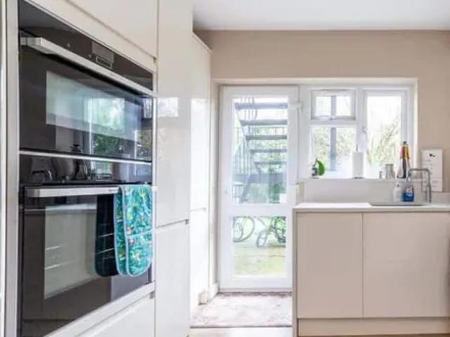 London, KT2 5NJ, United Kingdom | 2 bed apartment for rent #100271136 | Rentberry