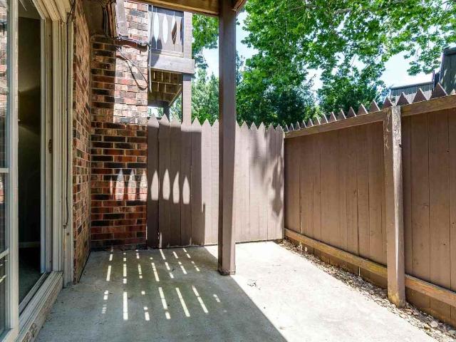 London House Apartments 2 Bedroom Apartment for Rent at 12901 Lord Nelson Dr, Lenexa, KS 66215