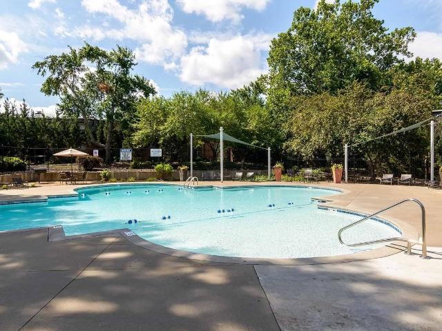 London House Apartments 2 Bedroom Apartment for Rent at 12901 Lord Nelson Dr, Lenexa, KS 66215