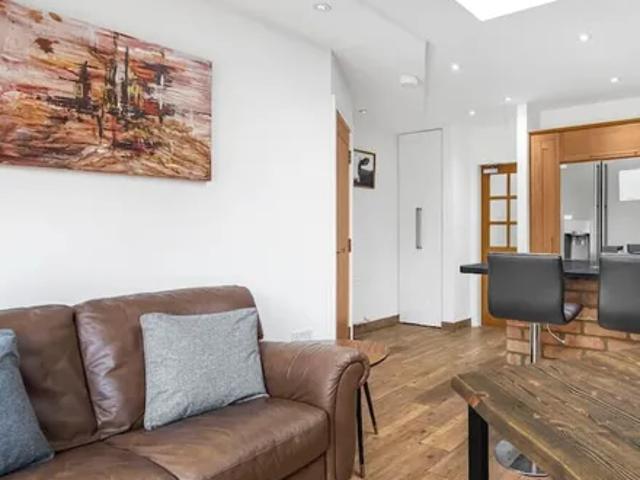London, HA3 9HY, United Kingdom | 4 bed townhouse for rent #147427487 | Rentberry