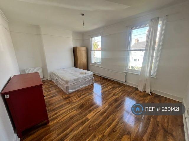 London, Herne Hill, Brixton. 2 bed flat to rent £2,100 pcm £485 pw
