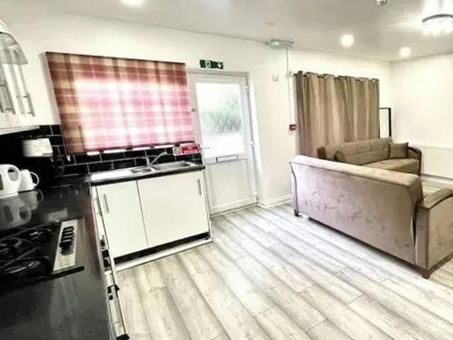 London, IG4 5DQ, United Kingdom | Studio house for rent #167067304 | Rentberry