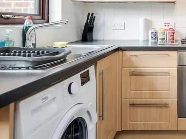 London, IG8 7LD, United Kingdom | 2 bed house for rent #96843605 | Rentberry