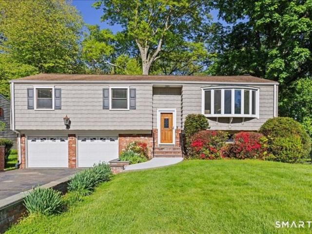London Ln, Stamford, Home For Sale