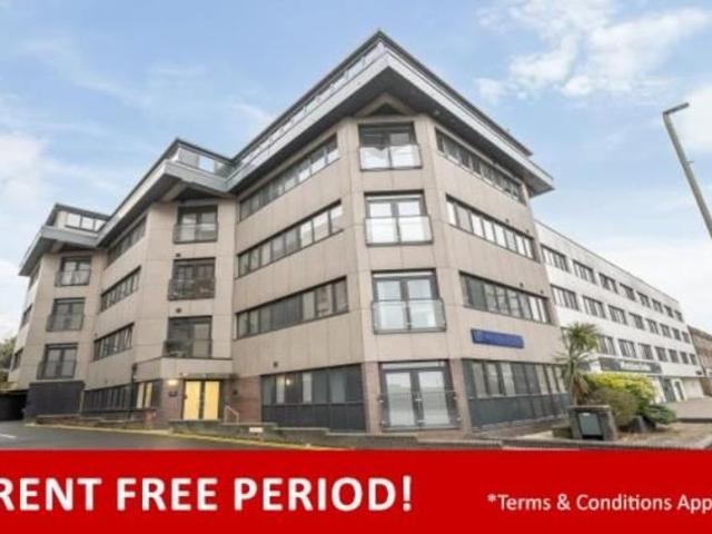 London, London N20, 2 bed flat to rent, £1,990 pcm | PrimeLocation
