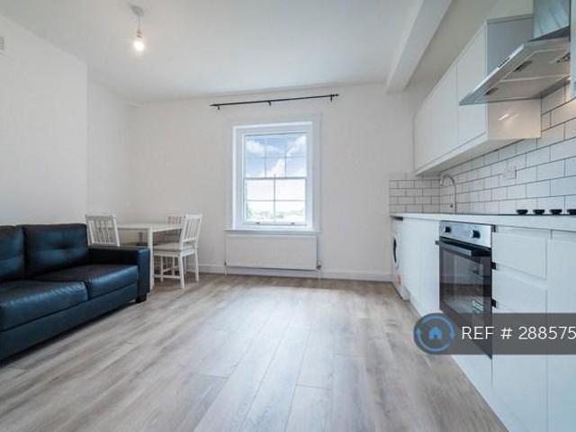 London, London, NW3 2 bed flat to rent £2,500 pcm £577 pw