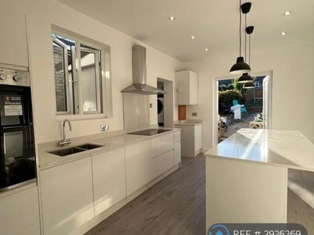 London, London, E10 5 bed terraced house to rent £4,500 pcm £1,038 pw