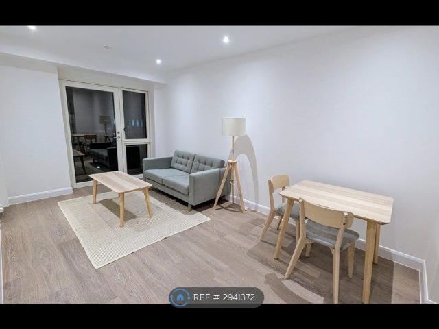 London, London E16, 1 bed flat to rent, £2,300 pcm | PrimeLocation