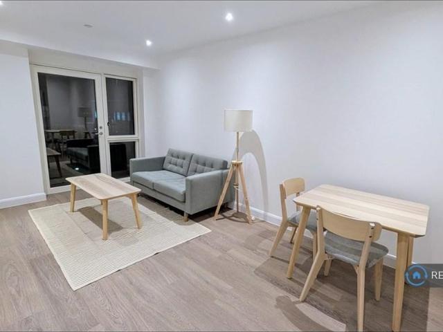 London, London, E16 1 bed flat to rent £2,300 pcm £531 pw