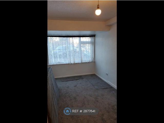London, London E18, Studio to rent, £950 pcm | PrimeLocation