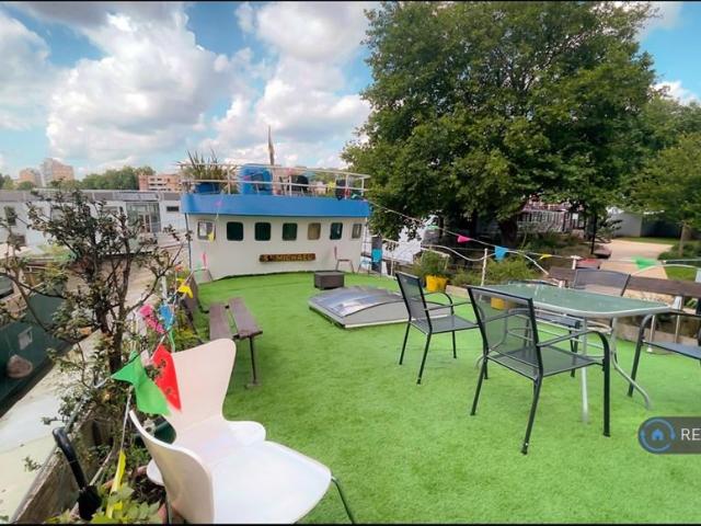 London, London, SW11 2 bed houseboat to rent £3,600 pcm £831 pw