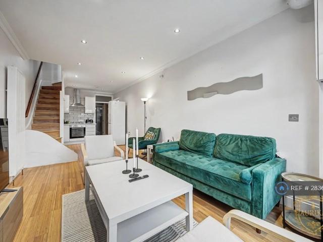 London, London, SW16 3 bed detached house to rent £3,000 pcm £692 pw