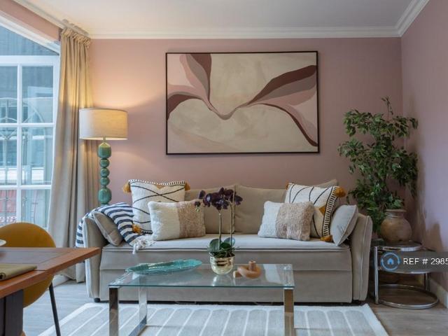 London, London, SE15 3 bed flat to rent £3,450 pcm £796 pw