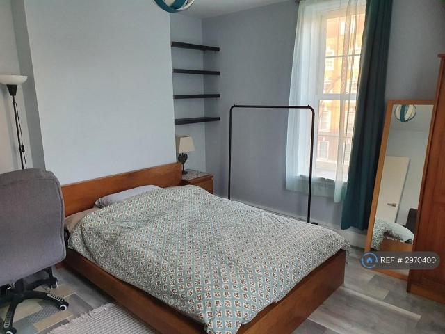 London, London, SE15 1 bed in a flat share to rent £1,050 pcm £242 pw