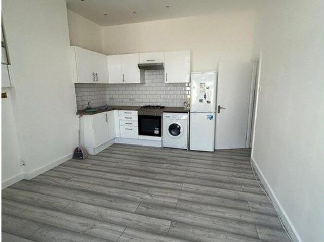 London, London SE18, 2 bed flat to rent, £1,600 pcm | PrimeLocation