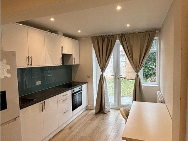 London, London W12, Studio to rent, £1,500 pcm | PrimeLocation