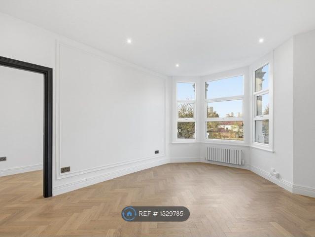 London, London W3, 2 bed flat to rent, £2,395 pcm | PrimeLocation