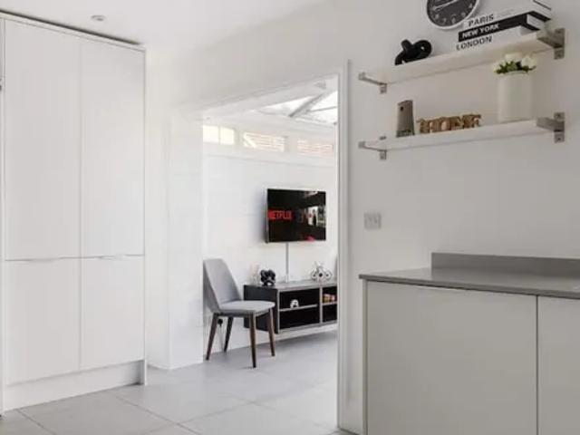 London, N14 6LR, United Kingdom | 4 bed townhouse for rent #150249511 | Rentberry
