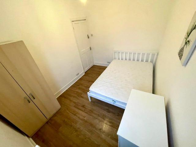 London N15, Room to rent, £730 pcm | PrimeLocation