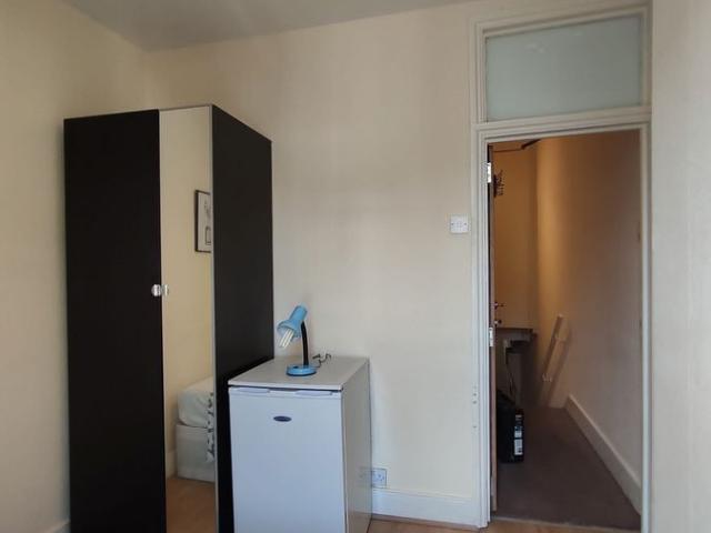 London N15, Room to rent, £823 pcm | PrimeLocation