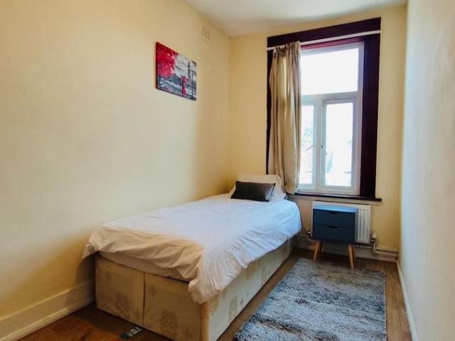 London N16, Room to rent, £823 pcm | PrimeLocation