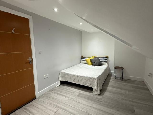 London N17, Room to rent, £700 pcm | PrimeLocation