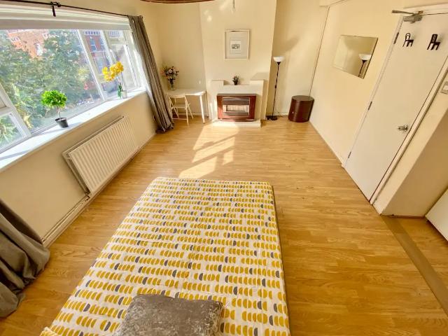 London N17, Room to rent, £725 pcm | PrimeLocation