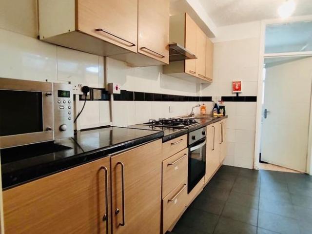 London N17, Room to rent, £953 pcm | PrimeLocation