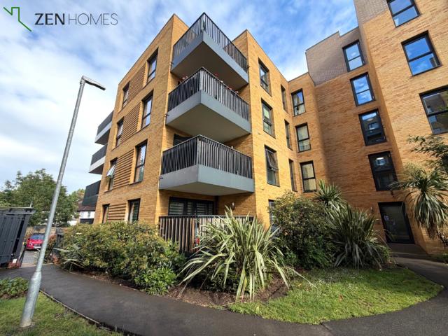 London N17 3 bed apartment to rent £2,500 pcm £577 pw