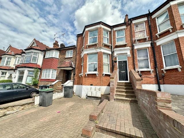 London N10 2 bed apartment to rent £2,100 pcm £485 pw