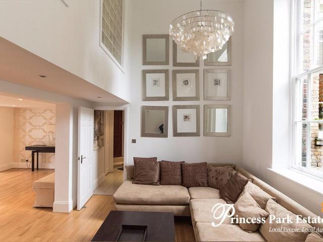 London N11 2 bed apartment to rent £2,947 pcm £680 pw