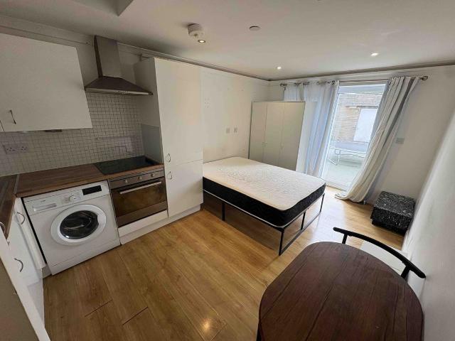 London N22, 1 bed flat to rent, £1,200 pcm | PrimeLocation