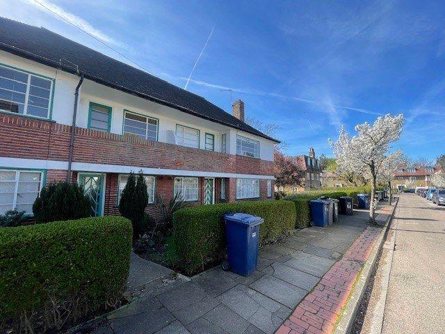 London N2, 2 bed flat to rent, £2,000 pcm | PrimeLocation