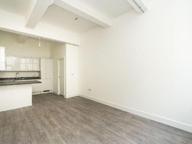 London N7 2 bed flat to rent £2,300 pcm £531 pw