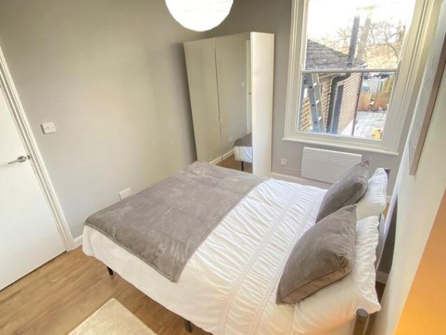 London N8, Room to rent, £953 pcm | PrimeLocation