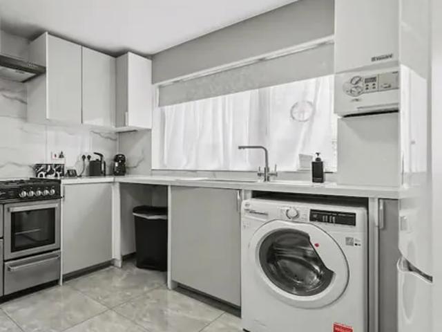 London, N9 9NY, United Kingdom | 3 bed house for rent #160770034 | Rentberry