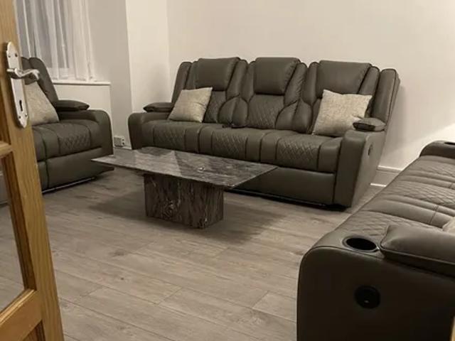 London, Newbury Park, ENGLAND, GB | Room for rent #153970214 | Rentberry