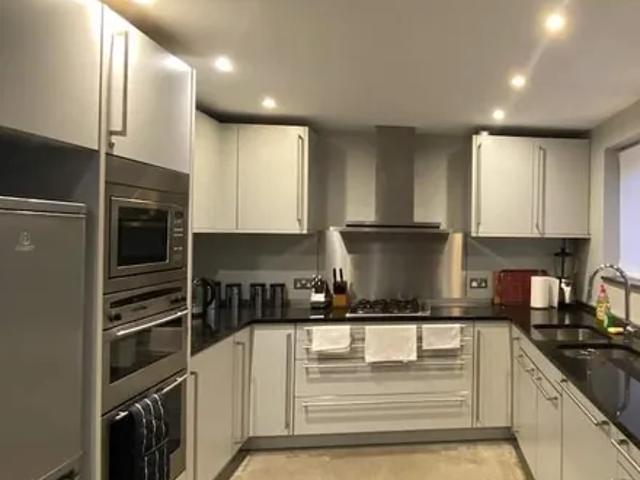 London, NW4 3UH, United Kingdom | 3 bed house for rent #95971911 | Rentberry