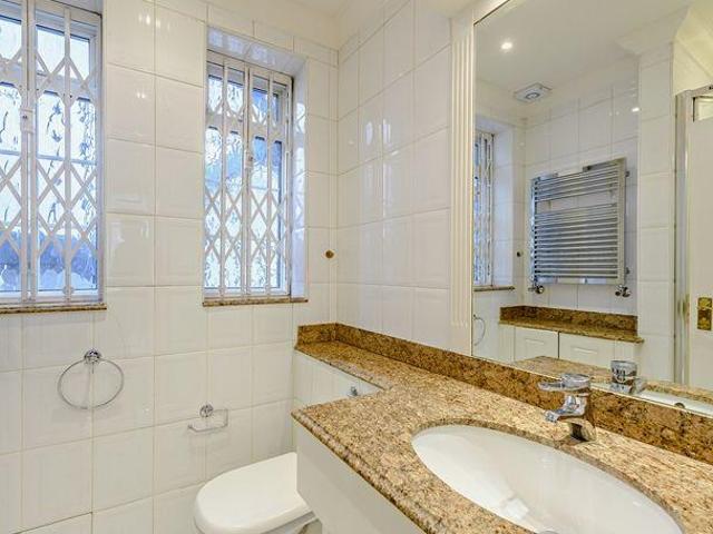 London NW8 3 bed flat to rent £6,998 pcm £1,615 pw