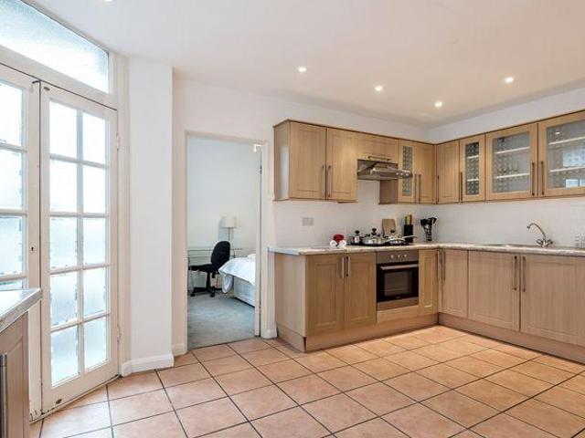 London NW8 5 bed flat to rent £8,732 pcm £2,015 pw