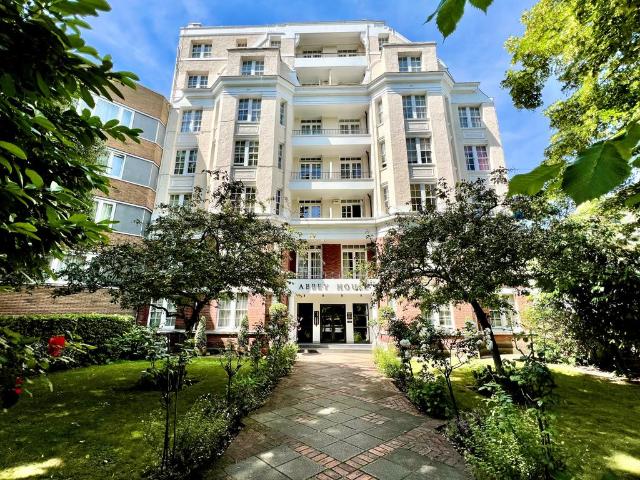 London, NW8 9BT 3 bed flat to rent £3,950 pcm £912 pw