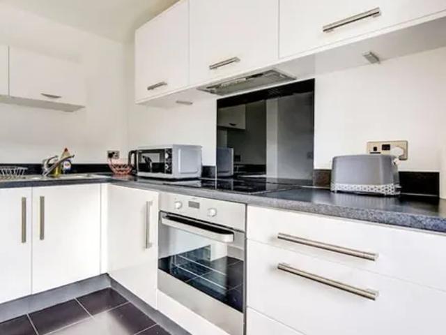 London, NW9 5YW, United Kingdom | Studio apartment for rent #136139542 | Rentberry