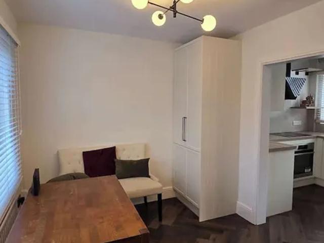 London, NW9 7HG, United Kingdom | 4 bed house for rent #168057521 | Rentberry