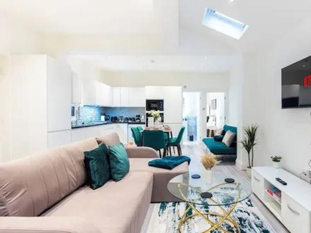 London, NW10 6ED, United Kingdom | 3 bed apartment for rent #165050372 | Rentberry