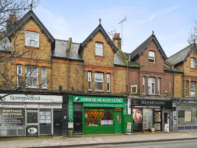 London NW10, 2 bed maisonette to rent, £2,400 pcm | PrimeLocation
