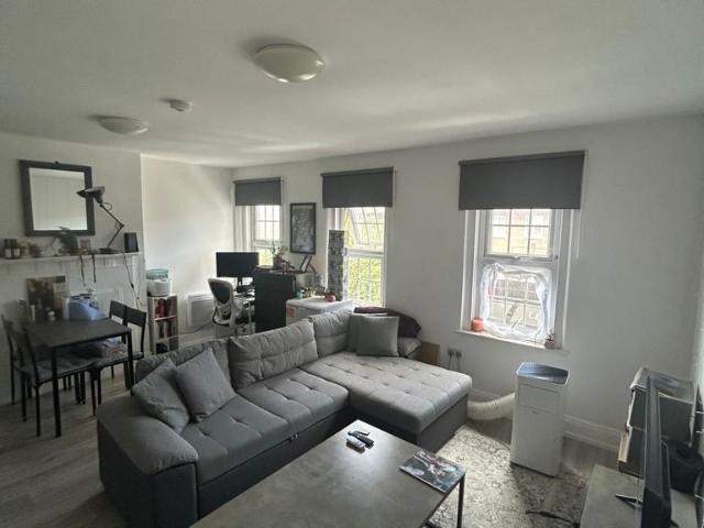London, NW11 1 bed flat to rent £1,600 pcm £369 pw