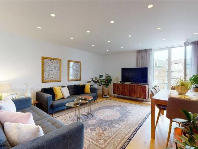 London NW1 2 bed apartment to rent £3,575 pcm £825 pw