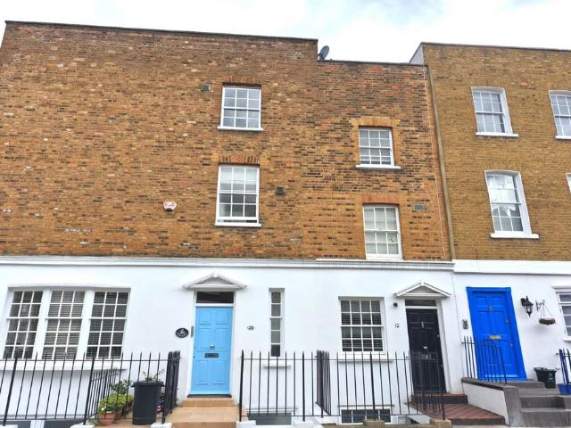 London NW1 2 bed terraced house to rent £3,500 pcm £808 pw