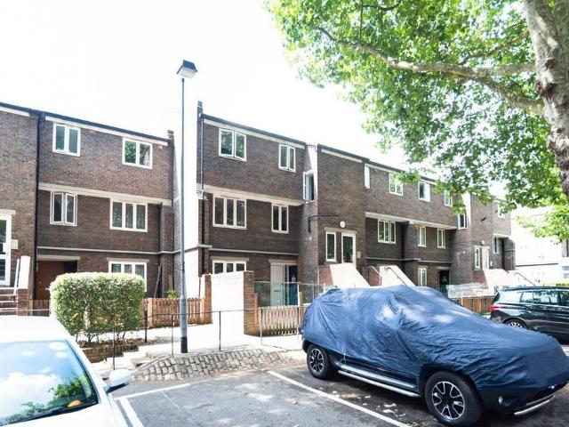 London NW1 4 bed maisonette to rent £4,650 pcm £1,073 pw